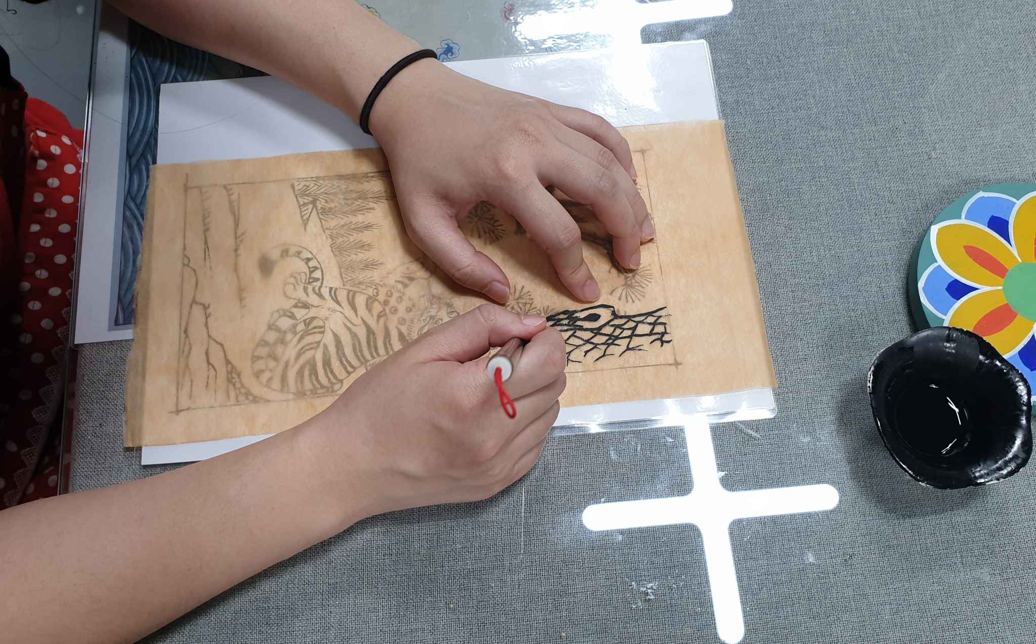 [Suwon] Class for drawing a Korean folk painting on Scroll in Haenggung ...